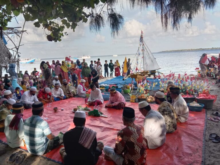 Corona Meningkat di Kepulauan, Warga Pagerungan Besar Sapeken Lakukan ...