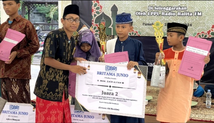 BRI Cabang Pamekasan Berikan Hadiah "Britama Junio" Pemenang lomba Tahfidz Qur'an jilid 3 RALITA FM
